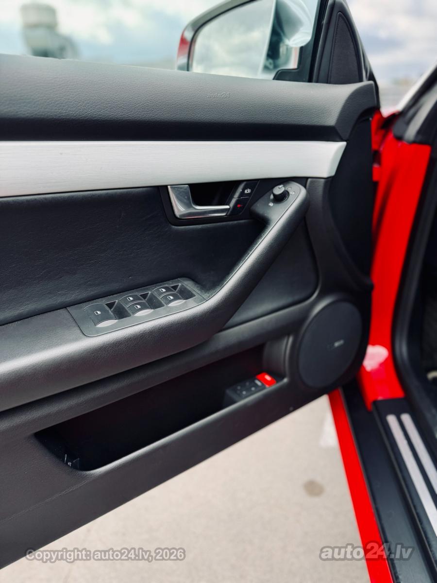 Sarkans Audi S4 2004 Tallina, ar dzinēja tilpumu 4.20 L un nobraukumu 132 tūkst. km par 10499 €, foto 24 vietnē AUTOMOTO.COM.LV