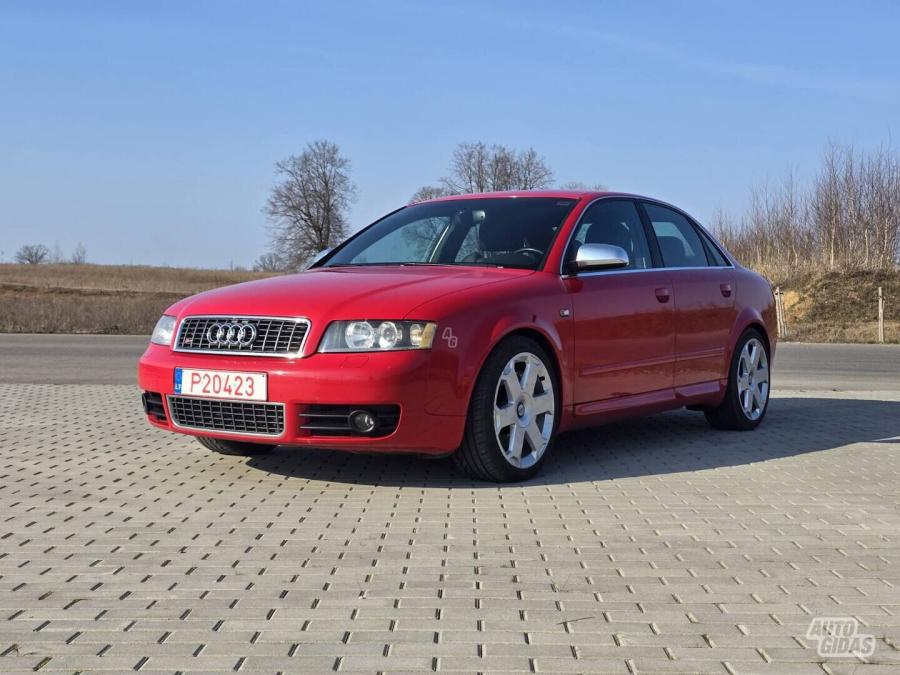Red Audi S4 2004 in Vilnius, with an engine capacity of 4.20 L and mileage of 280 thousand km for 8000 €, photo 3 on AUTOMOTO.COM.LV