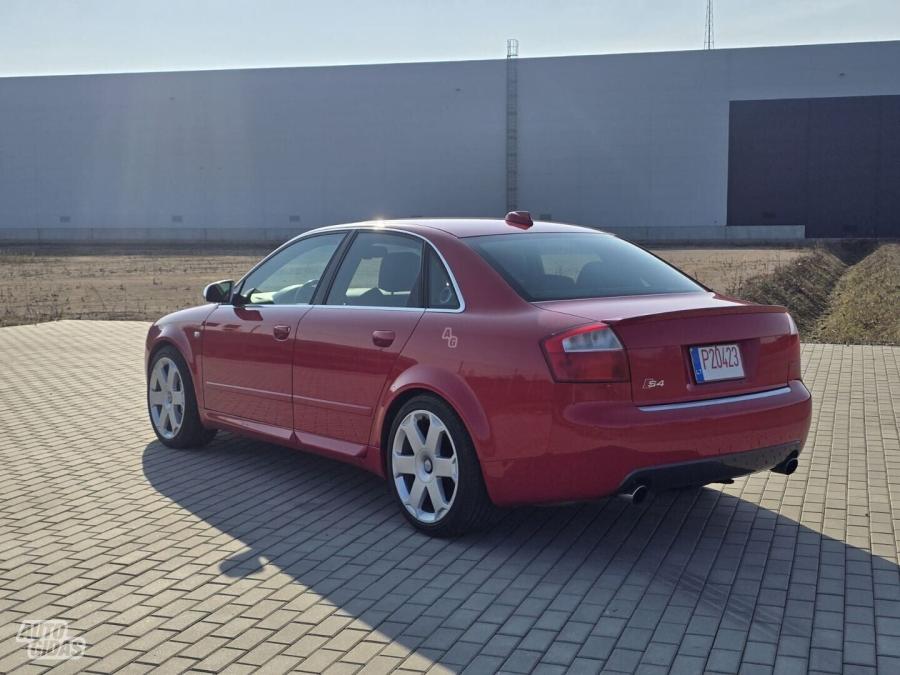 Red Audi S4 2004 in Vilnius, with an engine capacity of 4.20 L and mileage of 280 thousand km for 8000 €, photo 9 on AUTOMOTO.COM.LV