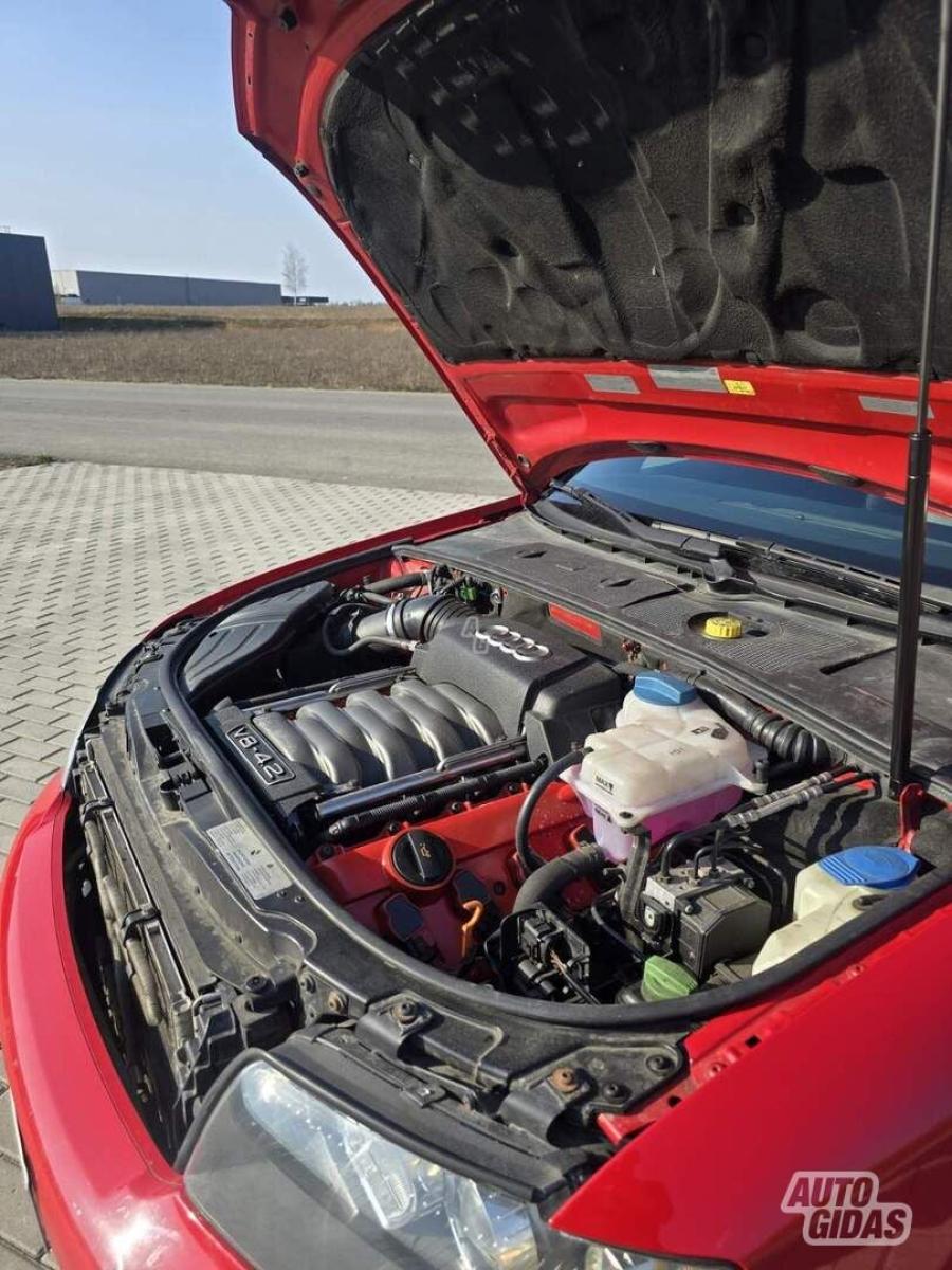 Red Audi S4 2004 in Vilnius, with an engine capacity of 4.20 L and mileage of 280 thousand km for 8000 €, photo 16 on AUTOMOTO.COM.LV