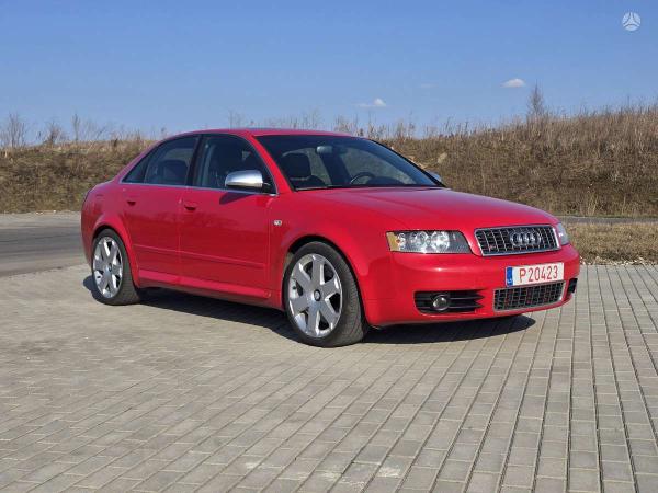 Sarkans Audi S4 2004 Viļņa, ar dzinēja tilpumu 4.16 L un nobraukumu 280 tūkst. km par 8000 €, foto 3 vietnē AUTOMOTO.COM.LV