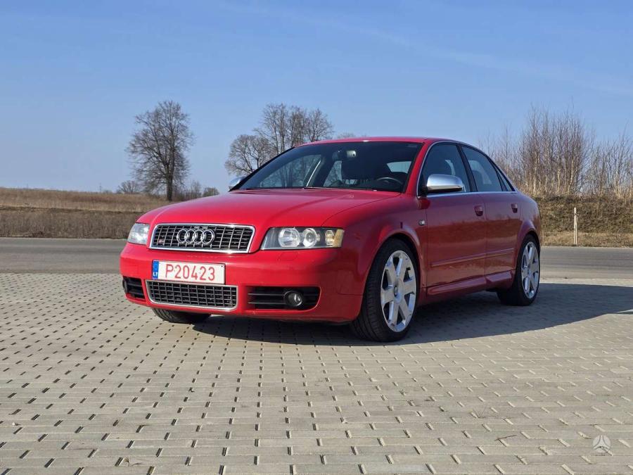 Sarkans Audi S4 2004 Viļņa, ar dzinēja tilpumu 4.16 L un nobraukumu 280 tūkst. km par 8000 €, foto 13 vietnē AUTOMOTO.COM.LV