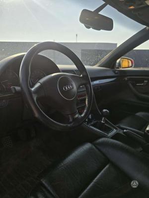 Sarkans Audi S4 2004 Viļņa, ar dzinēja tilpumu 4.16 L un nobraukumu 280 tūkst. km par 8000 €, foto 18 vietnē AUTOMOTO.COM.LV