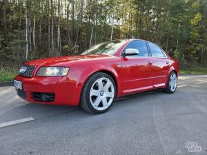 Red Audi S4 2004 in Vilnius, with an engine capacity of 4.20 L and mileage of 282 thousand km for 8500 €, photo 8 on AUTOMOTO.COM.LV