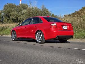 Red Audi S4 2004 in Vilnius, with an engine capacity of 4.20 L and mileage of 282 thousand km for 8500 €, photo 12 on AUTOMOTO.COM.LV