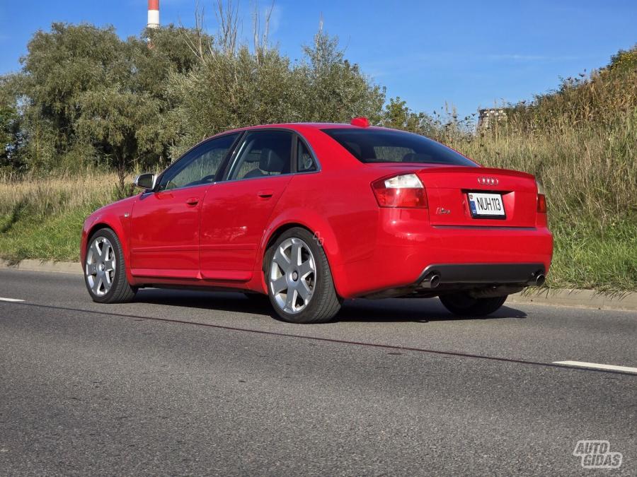Red Audi S4 2004 in Vilnius, with an engine capacity of 4.20 L and mileage of 282 thousand km for 8500 €, photo 12 on AUTOMOTO.COM.LV
