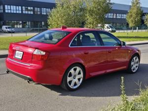Red Audi S4 2004 in Vilnius, with an engine capacity of 4.20 L and mileage of 282 thousand km for 8500 €, photo 15 on AUTOMOTO.COM.LV