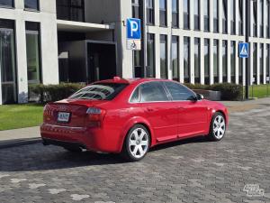 Red Audi S4 2004 in Vilnius, with an engine capacity of 4.20 L and mileage of 282 thousand km for 8500 €, photo 17 on AUTOMOTO.COM.LV