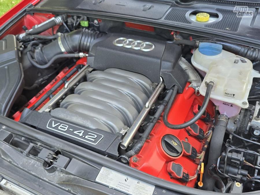 Red Audi S4 2004 in Vilnius, with an engine capacity of 4.20 L and mileage of 282 thousand km for 8500 €, photo 21 on AUTOMOTO.COM.LV