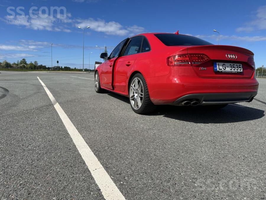 Red Audi S4 2009 in Riga, with an engine capacity of 3.00 L and mileage of 232 thousand km for 7000 €, photo 5 on AUTOMOTO.COM.LV