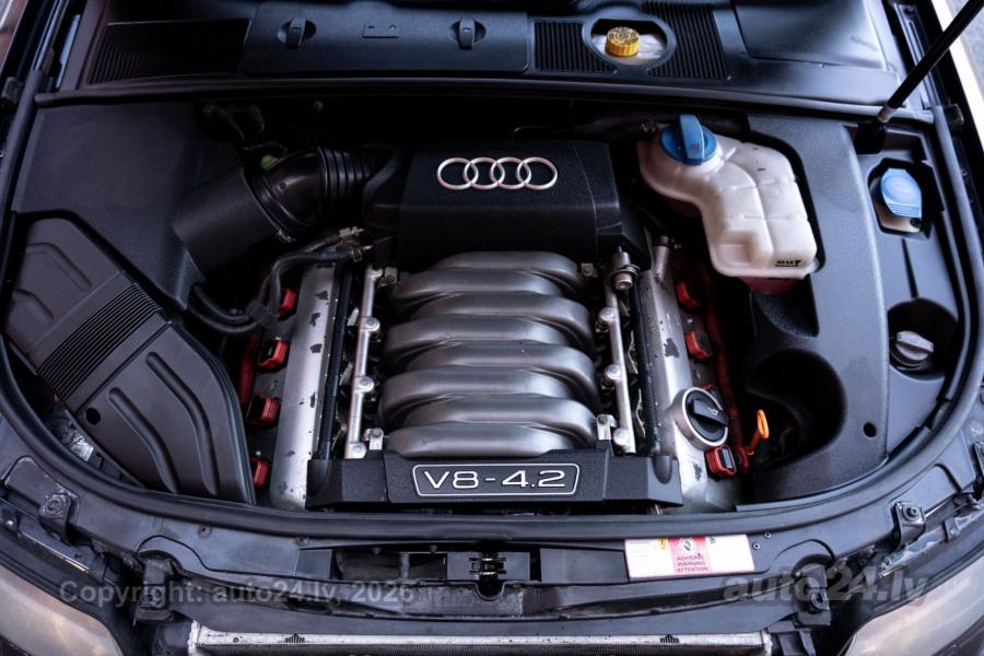 Red Audi S4 2004 in Tallinn, with an engine capacity of 4.20 L and mileage of 306 thousand km for 7500 €, photo 10 on AUTOMOTO.COM.LV