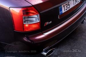 Red Audi S4 2004 in Tallinn, with an engine capacity of 4.20 L and mileage of 306 thousand km for 7500 €, photo 16 on AUTOMOTO.COM.LV