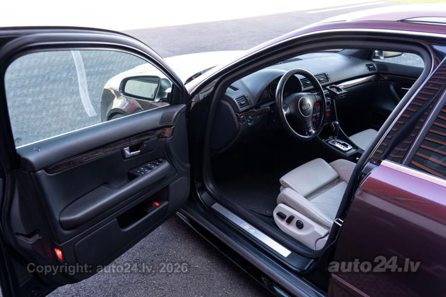 Red Audi S4 2004 in Tallinn, with an engine capacity of 4.20 L and mileage of 306 thousand km for 7500 €, photo 17 on AUTOMOTO.COM.LV