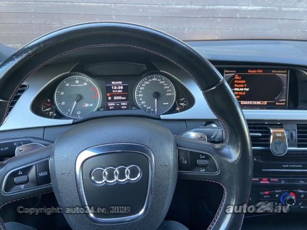 Красный Ауди С4 2009 в Таллин, объемом двигателя 3.00 л и пробегом 275 тыс. км за 8888 €, фото 5 на AUTOMOTO.COM.LV