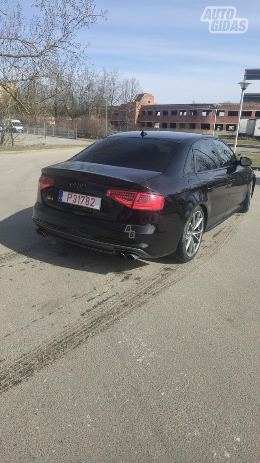 Audi S4 2015 in Siauliai, with an engine capacity of 3.00 L and mileage of 270 thousand km for 12500 €, photo 8 on AUTOMOTO.COM.LV