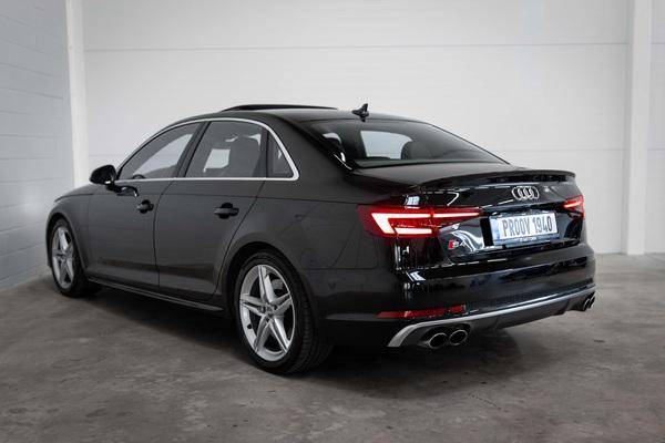 Audi S4 2019 in Tallinn, with an engine capacity of 3.00 L and mileage of 201 thousand km for 19990 €, photo 2 on AUTOMOTO.COM.LV