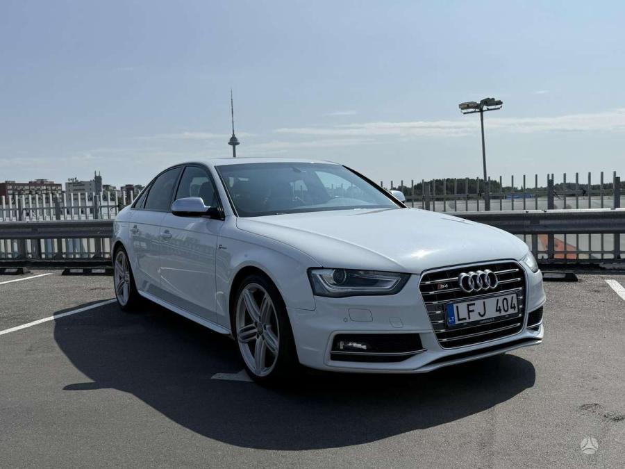 Balts Audi S4 2013 Viļņa, ar dzinēja tilpumu 3.00 L un nobraukumu 194 tūkst. km par 14500 €, foto 1 vietnē AUTOMOTO.COM.LV