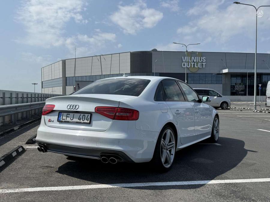 Balts Audi S4 2013 Viļņa, ar dzinēja tilpumu 3.00 L un nobraukumu 194 tūkst. km par 14500 €, foto 4 vietnē AUTOMOTO.COM.LV