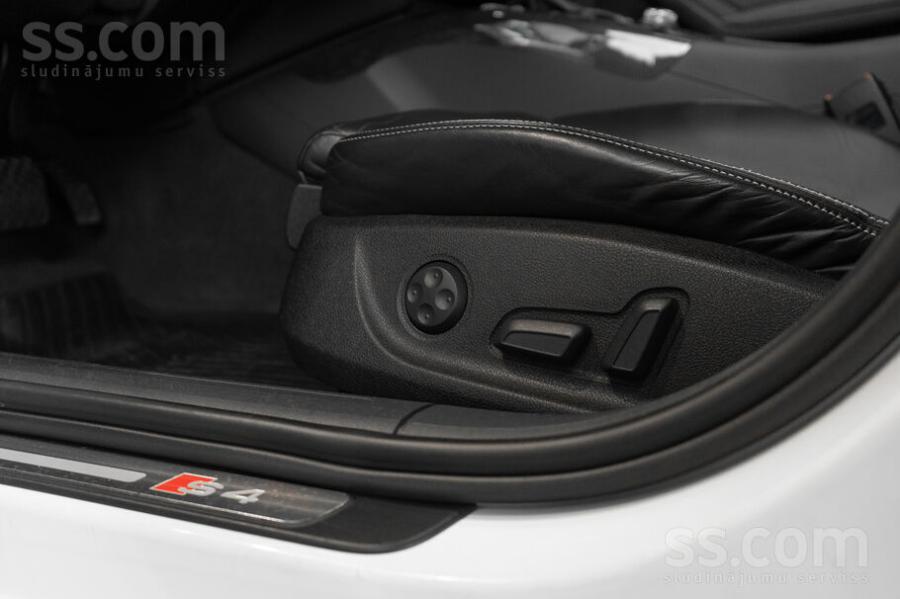 Balts Audi S4 2009 Rīga, ar dzinēja tilpumu 3.00 L un nobraukumu 291 tūkst. km par 18700 €, foto 18 vietnē AUTOMOTO.COM.LV