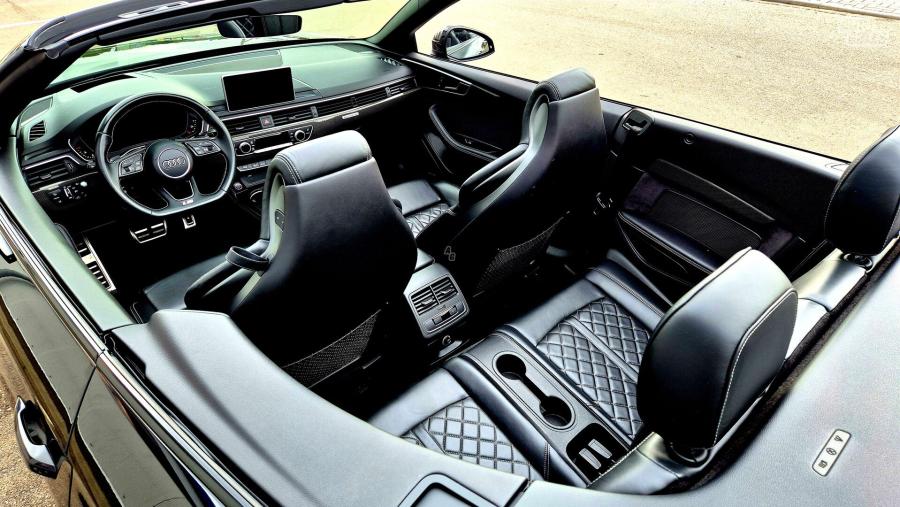 Black Audi S5 2018 in Kretinga, with an engine capacity of 3.00 L and mileage of 50 thousand km for 26499 €, photo 14 on AUTOMOTO.COM.LV