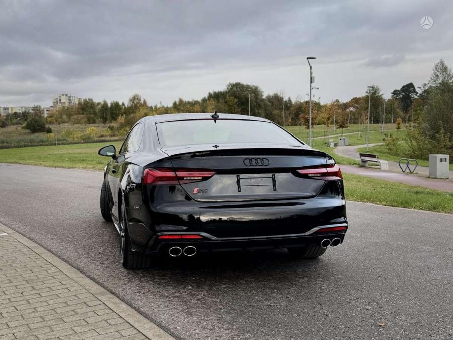 Black Audi S5 2020 in Vilnius, with an engine capacity of 0.00 L and mileage of 83 thousand km for 34200 €, photo 3 on AUTOMOTO.COM.LV