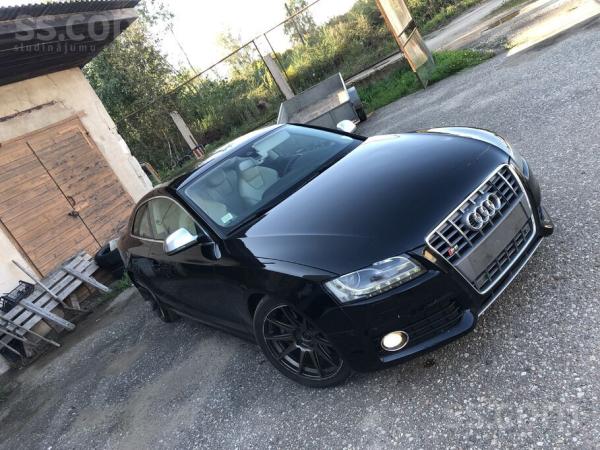 Melns Audi S5 2009 Valmiera, ar dzinēja tilpumu 4.20 L un nobraukumu 0 tūkst. km par 9000 €, foto 3 vietnē AUTOMOTO.COM.LV