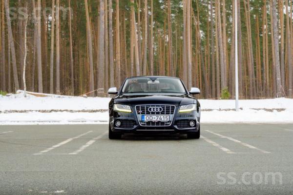 Melns Audi S5 2009 Rīga, ar dzinēja tilpumu 4.20 L un nobraukumu 184 tūkst. km par 13990 €, foto 3 vietnē AUTOMOTO.COM.LV