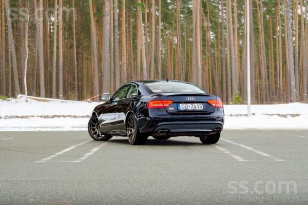 Melns Audi S5 2009 Rīga, ar dzinēja tilpumu 4.20 L un nobraukumu 184 tūkst. km par 13990 €, foto 8 vietnē AUTOMOTO.COM.LV