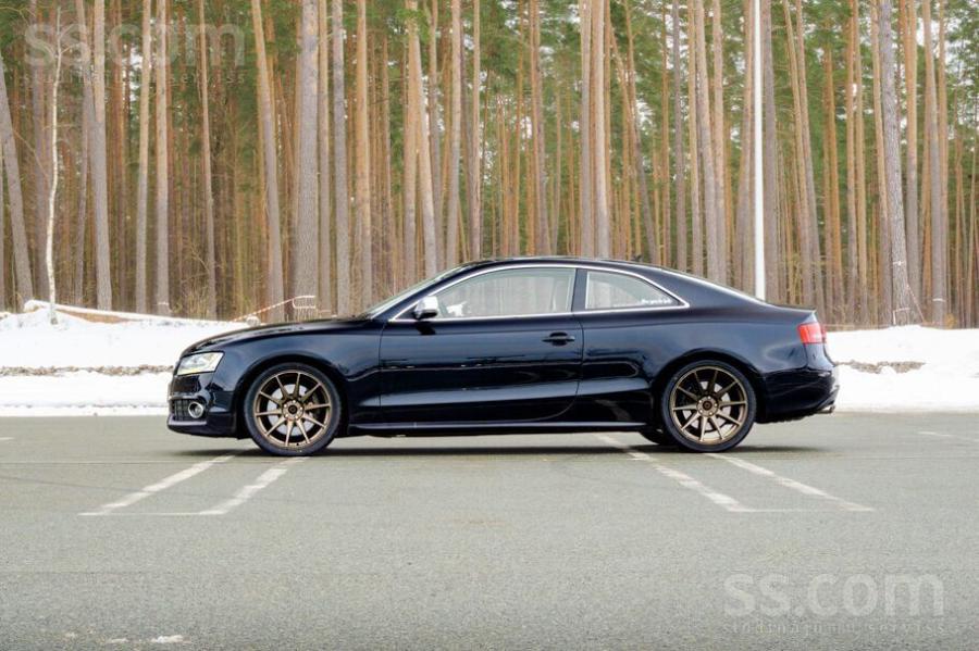 Black Audi S5 2009 in Riga, with an engine capacity of 4.20 L and mileage of 184 thousand km for 12490 €, photo 4 on AUTOMOTO.COM.LV