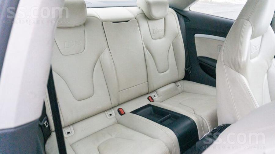 Melns Audi S5 2009 Rīga, ar dzinēja tilpumu 4.20 L un nobraukumu 184 tūkst. km par 8590 €, foto 27 vietnē AUTOMOTO.COM.LV