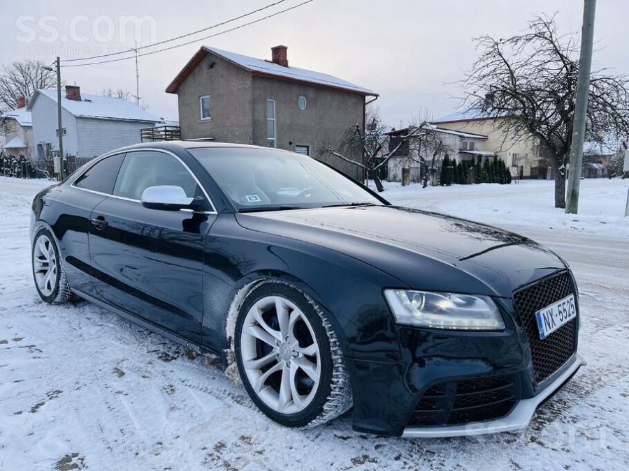 Melns Audi S5 2010 Rīga, ar dzinēja tilpumu 4.20 L un nobraukumu 274 tūkst. km par 8900 €, foto 3 vietnē AUTOMOTO.COM.LV