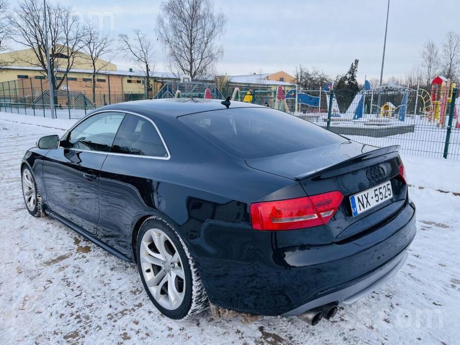Melns Audi S5 2010 Rīga, ar dzinēja tilpumu 4.20 L un nobraukumu 274 tūkst. km par 8900 €, foto 5 vietnē AUTOMOTO.COM.LV
