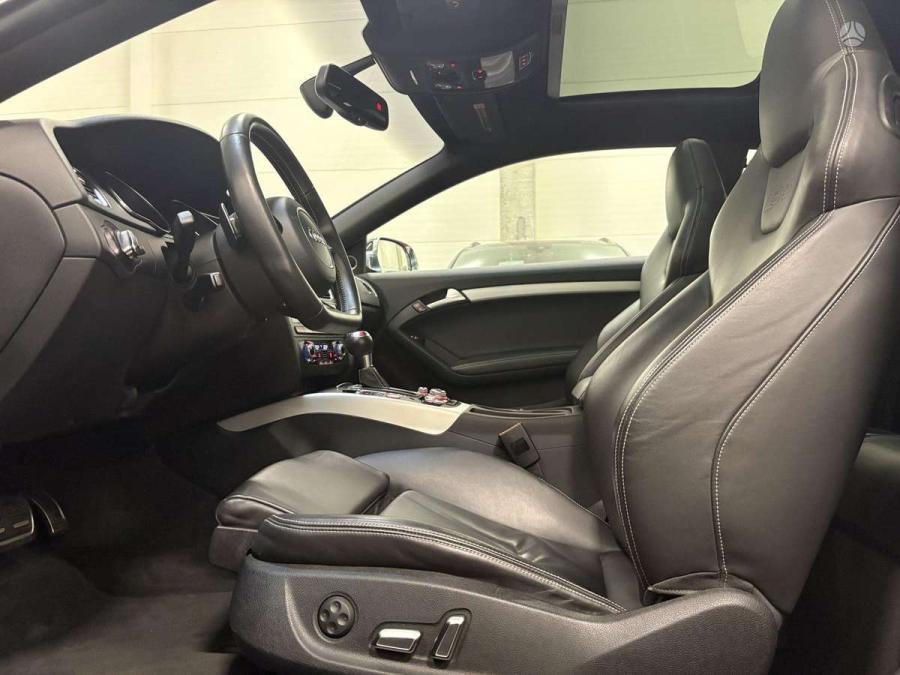 Melns Audi S5 2014 Viļņa, ar dzinēja tilpumu 3.00 L un nobraukumu 130 tūkst. km par 14490 €, foto 16 vietnē AUTOMOTO.COM.LV