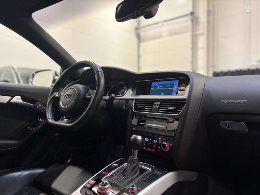 Melns Audi S5 2014 Viļņa, ar dzinēja tilpumu 3.00 L un nobraukumu 130 tūkst. km par 14490 €, foto 20 vietnē AUTOMOTO.COM.LV