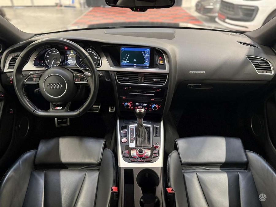 Melns Audi S5 2014 Viļņa, ar dzinēja tilpumu 3.00 L un nobraukumu 130 tūkst. km par 14490 €, foto 21 vietnē AUTOMOTO.COM.LV