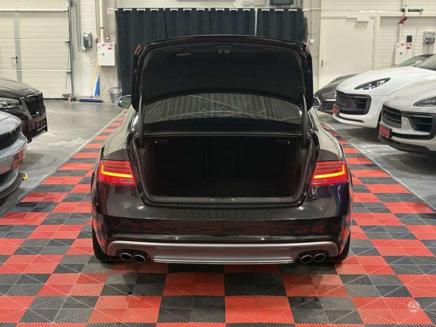 Melns Audi S5 2014 Viļņa, ar dzinēja tilpumu 3.00 L un nobraukumu 130 tūkst. km par 14490 €, foto 33 vietnē AUTOMOTO.COM.LV