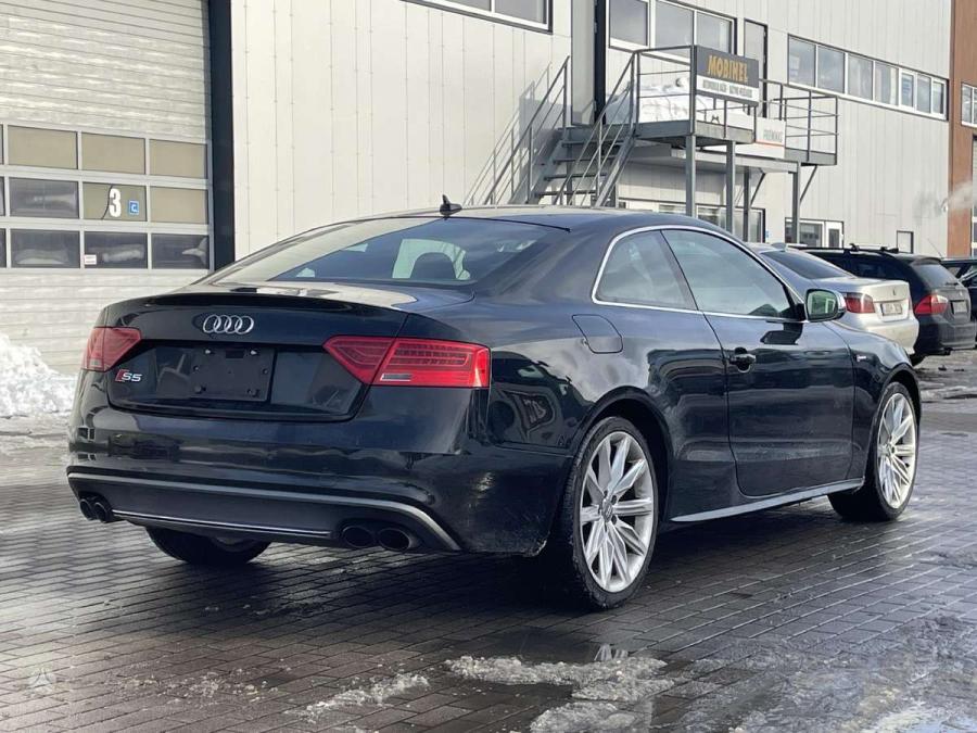 Black Audi S5 2015 in Klaipeda, with an engine capacity of 3.00 L and mileage of 224 thousand km for 9400 €, photo 5 on AUTOMOTO.COM.LV