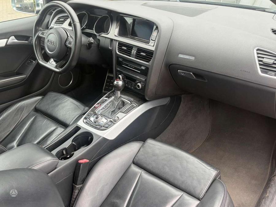 Black Audi S5 2015 in Klaipeda, with an engine capacity of 3.00 L and mileage of 224 thousand km for 9400 €, photo 8 on AUTOMOTO.COM.LV