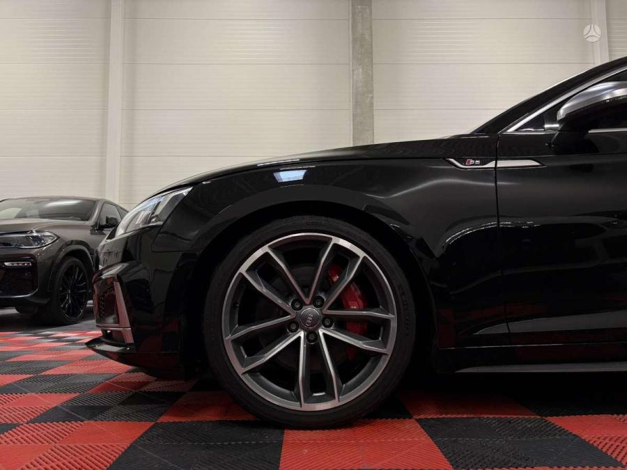 Black Audi S5 2018 in Vilnius, with an engine capacity of 3.00 L and mileage of 85 thousand km for 26800 €, photo 11 on AUTOMOTO.COM.LV