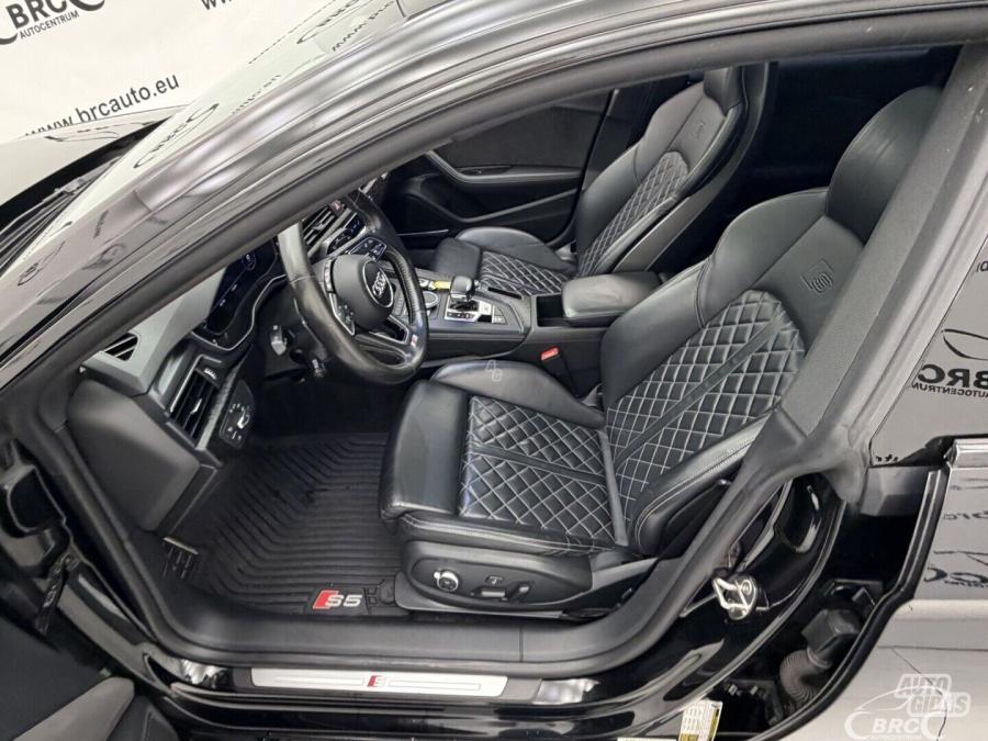 Black Audi S5 2018 in Avizieniai, with an engine capacity of 3.00 L and mileage of 130 thousand km for 23900 €, photo 24 on AUTOMOTO.COM.LV