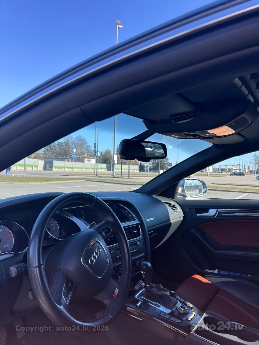 Melns Audi S5 2010 Tallina, ar dzinēja tilpumu 3.00 L un nobraukumu 201 tūkst. km par 15500 €, foto 4 vietnē AUTOMOTO.COM.LV