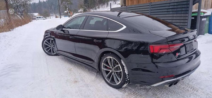 Melns Audi S5 2018 Viļņa, ar dzinēja tilpumu 3.00 L un nobraukumu 130 tūkst. km par 19600 €, foto 9 vietnē AUTOMOTO.COM.LV