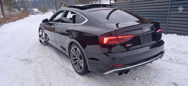 Black Audi S5 2018 in Vilnius, with an engine capacity of 3.00 L and mileage of 130 thousand km for 19600 €, photo 10 on AUTOMOTO.COM.LV