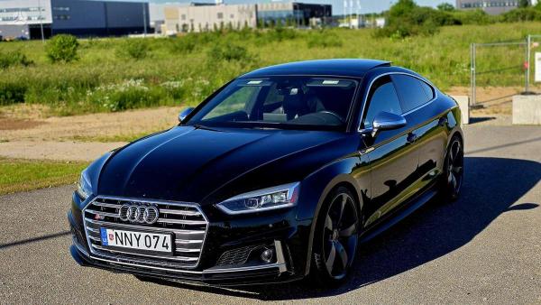 Black Audi S5 2018 in Siauliai, with an engine capacity of 3.00 L and mileage of 190 thousand km for 22000 €, photo 1 on AUTOMOTO.COM.LV