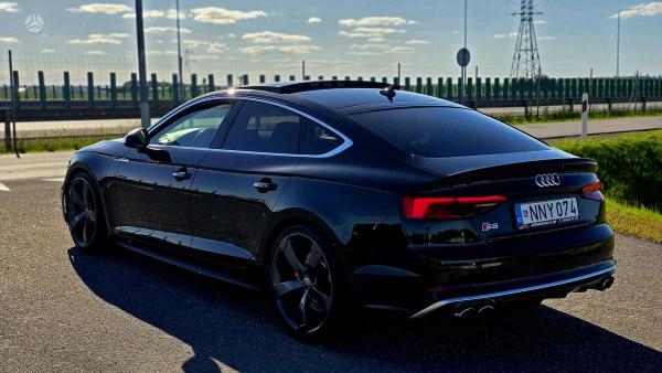 Black Audi S5 2018 in Siauliai, with an engine capacity of 3.00 L and mileage of 190 thousand km for 22000 €, photo 3 on AUTOMOTO.COM.LV