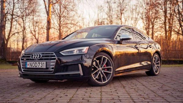 Black Audi S5 2018 in Vilnius, with an engine capacity of 3.00 L and mileage of 121 thousand km for 25000 €, photo 1 on AUTOMOTO.COM.LV