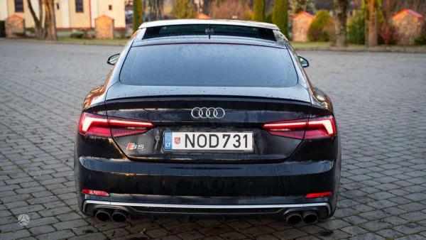 Black Audi S5 2018 in Vilnius, with an engine capacity of 3.00 L and mileage of 121 thousand km for 25000 €, photo 3 on AUTOMOTO.COM.LV