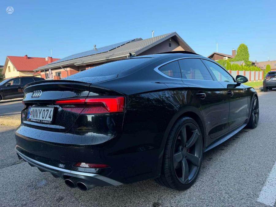 Black Audi S5 2019 in Siauliai, with an engine capacity of 3.00 L and mileage of 181 thousand km for 25999 €, photo 1 on AUTOMOTO.COM.LV