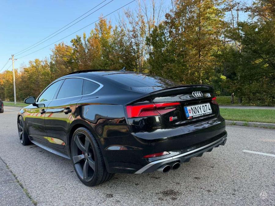 Black Audi S5 2019 in Siauliai, with an engine capacity of 3.00 L and mileage of 181 thousand km for 25999 €, photo 6 on AUTOMOTO.COM.LV