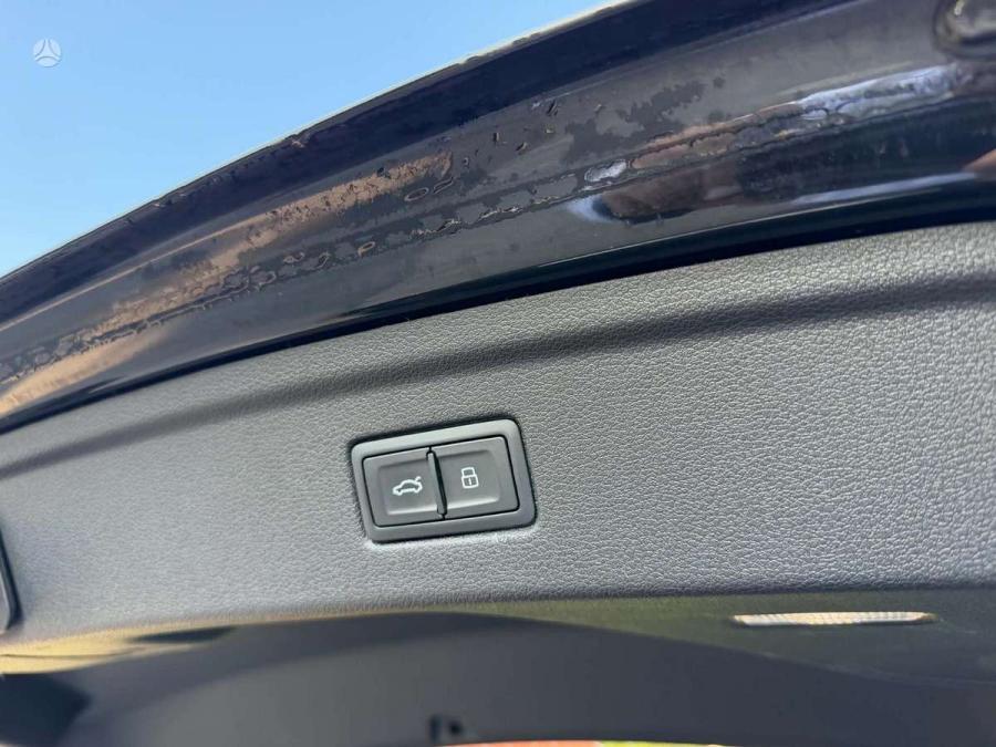 Black Audi S5 2019 in Siauliai, with an engine capacity of 3.00 L and mileage of 181 thousand km for 25999 €, photo 15 on AUTOMOTO.COM.LV